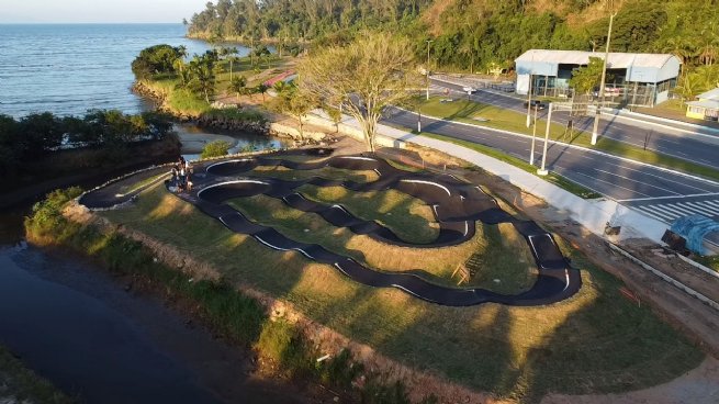 Prefeitura inaugura primeira pista de Pump Track do LN e entrega novo ...